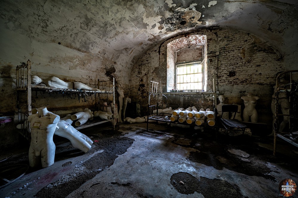 Fort 13 Jilava Prison photo - Abandoned America