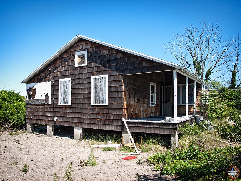 Long Beach, CT | Brown Cottage