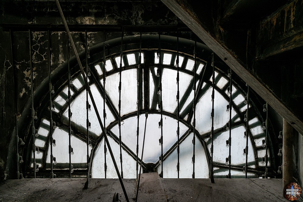 Abandoned Philadelphia Inquirer | Clock Interior