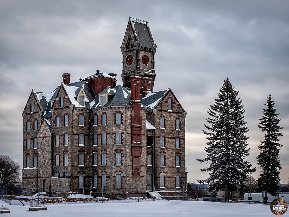 Abandoned Asylums and Institutions photo - Abandoned America