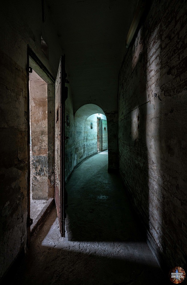 Fort 13 Jilava Prison photo - Abandoned America