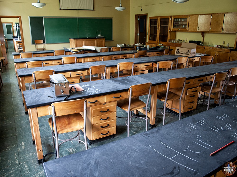 Nichewaug Inn photo - Abandoned America