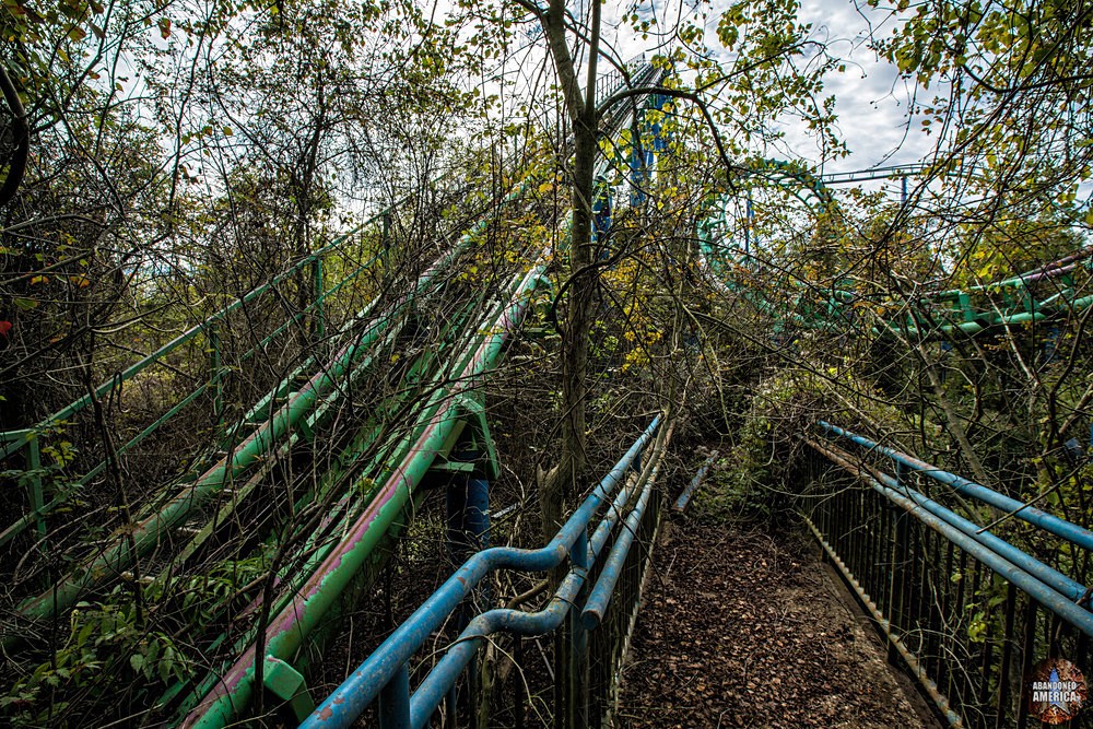 Abandoned Six Flags (New Orleans, LA) | Tangled Jester