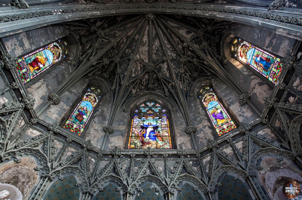 Assumption BVM Church (Philadelphia, PA) | Apse Stained Glass
