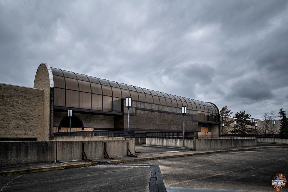 Dead Malls photo - Abandoned America