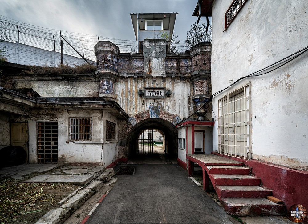 Fort 13 Jilava Prison photo - Abandoned America