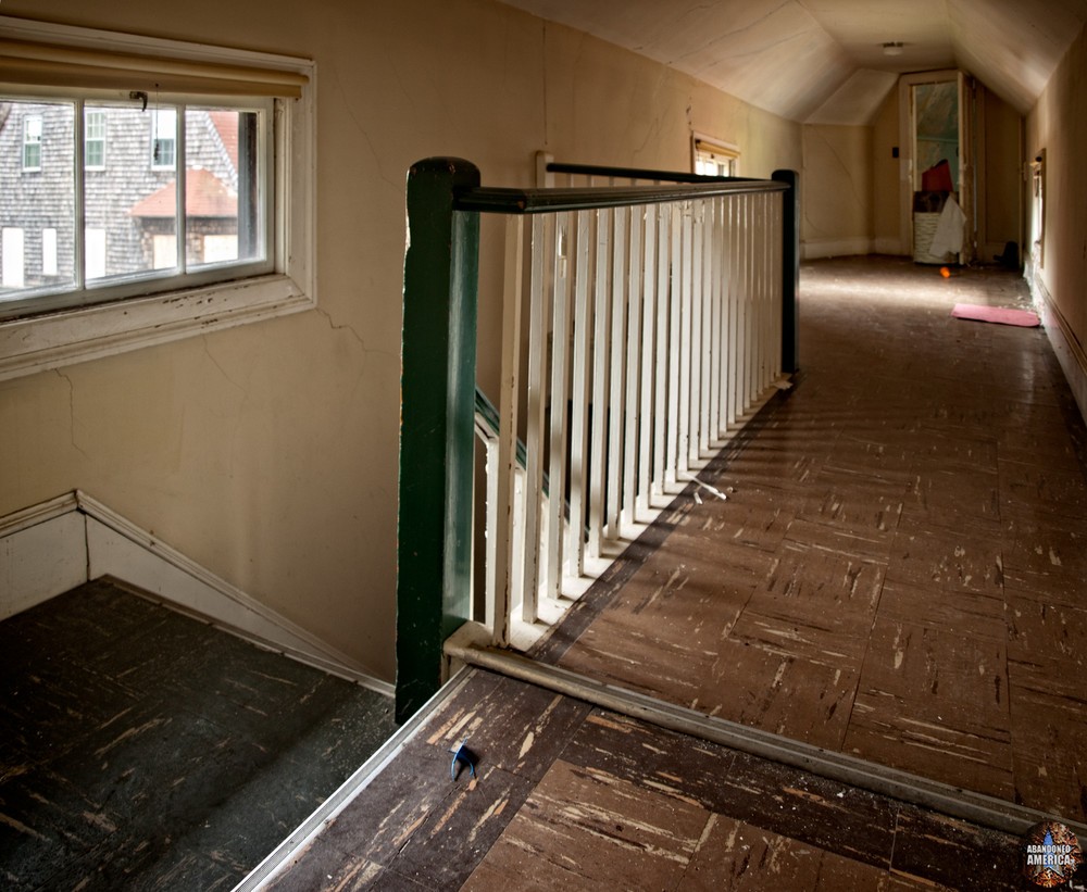 Nichewaug Inn photo - Abandoned America