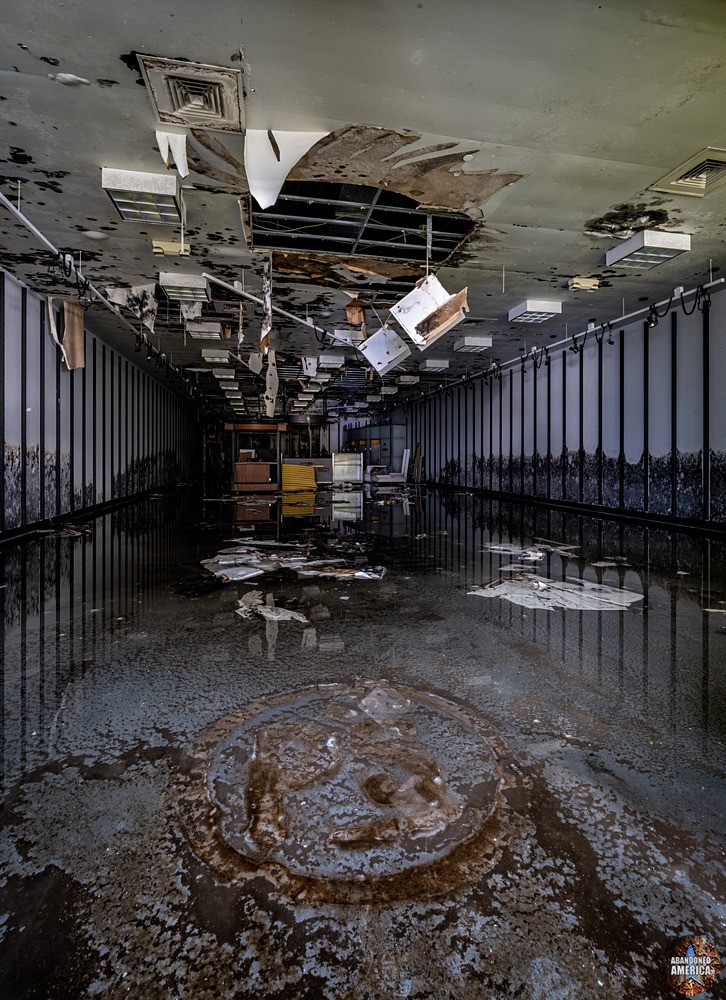 Dead Malls photo - Abandoned America