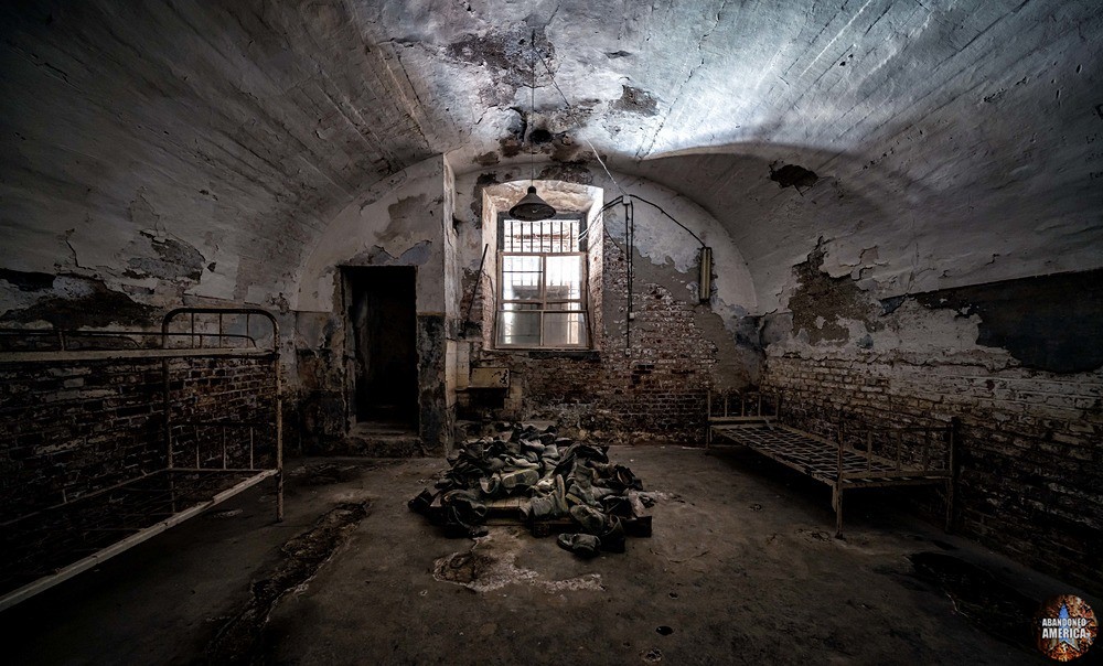 Fort 13 Jilava Prison photo - Abandoned America