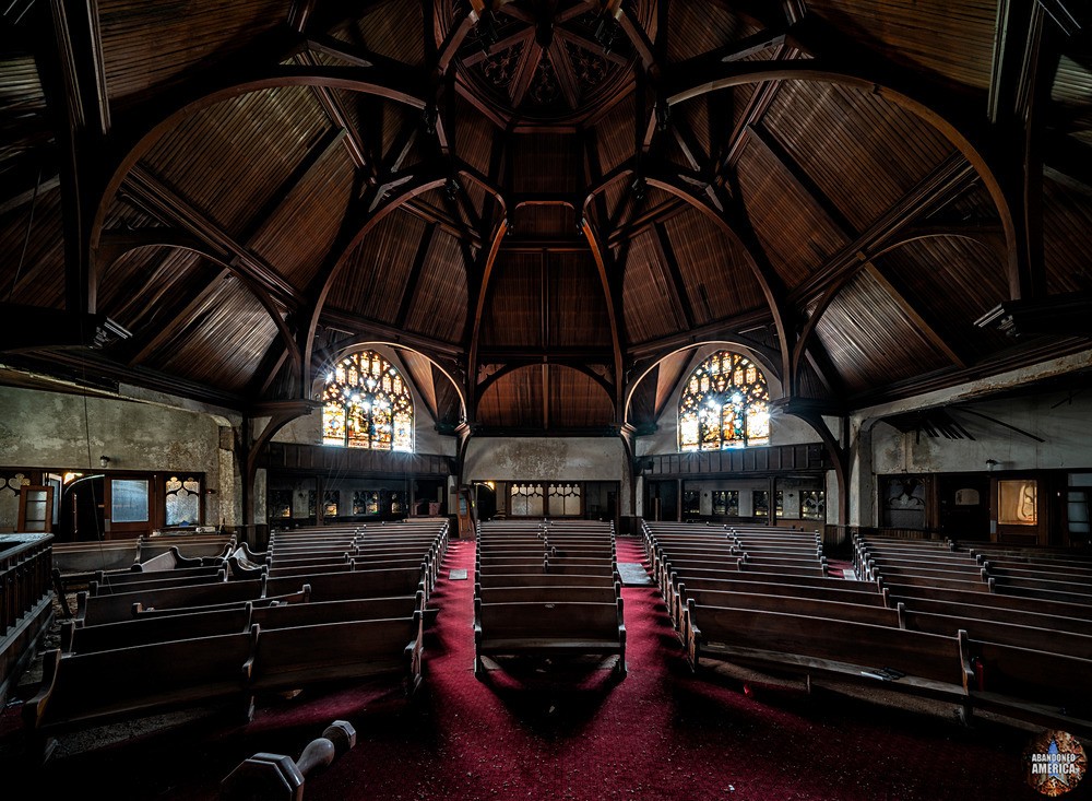 Third Presbyterian Church, Chester PA | Sunlit Sanctuary