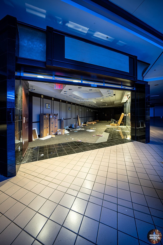 Dead Malls photo - Abandoned America