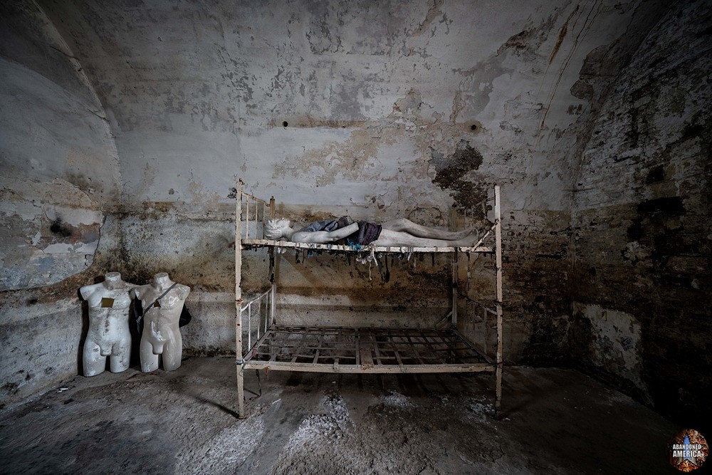 Fort 13 Jilava Prison photo - Abandoned America