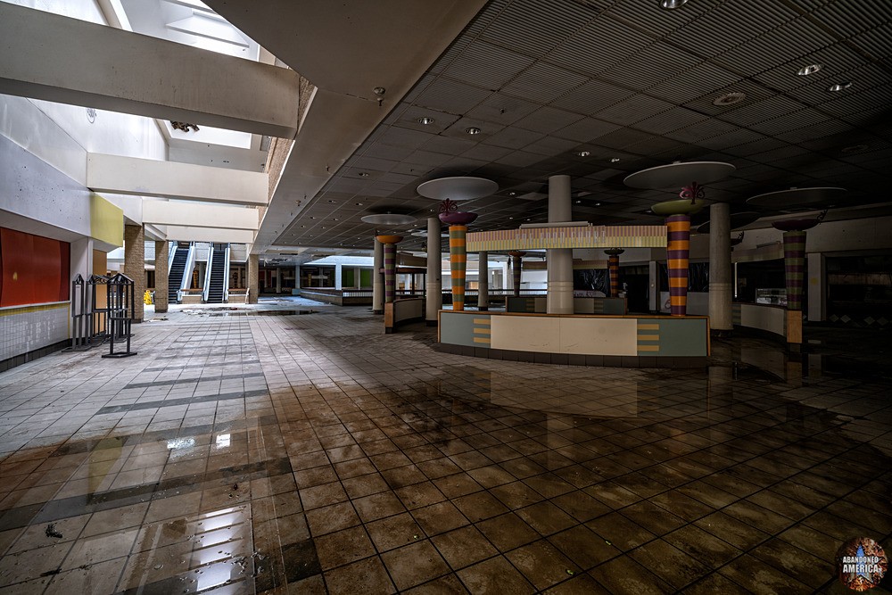 Dead Malls photo - Abandoned America