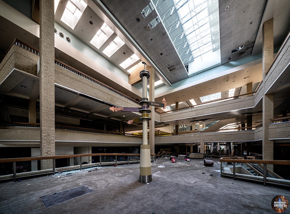 Dead Malls photo - Abandoned America
