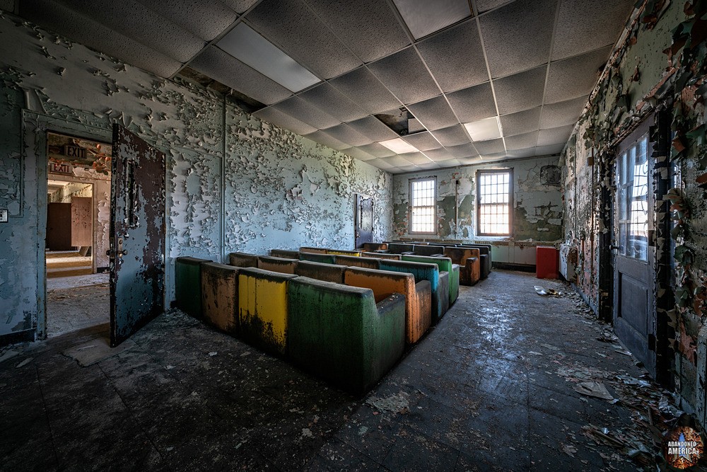 Abandoned Asylums and Institutions photo - Abandoned America