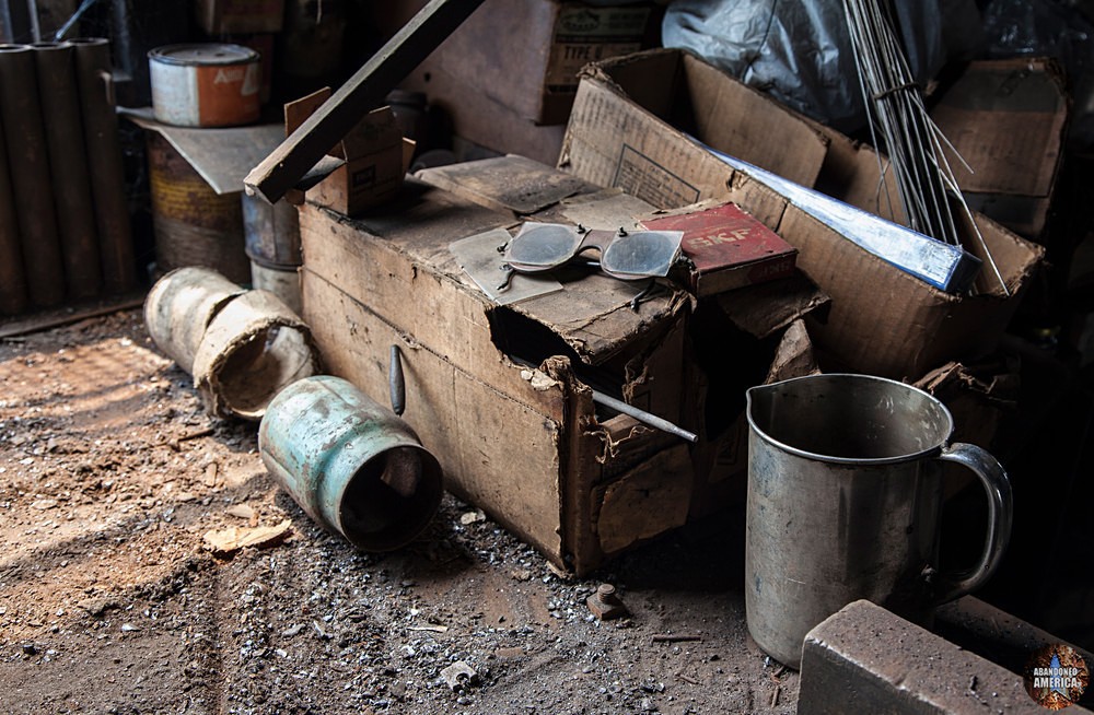 Alexander Conca Machinist and Maintenance Shop photo - Abandoned America