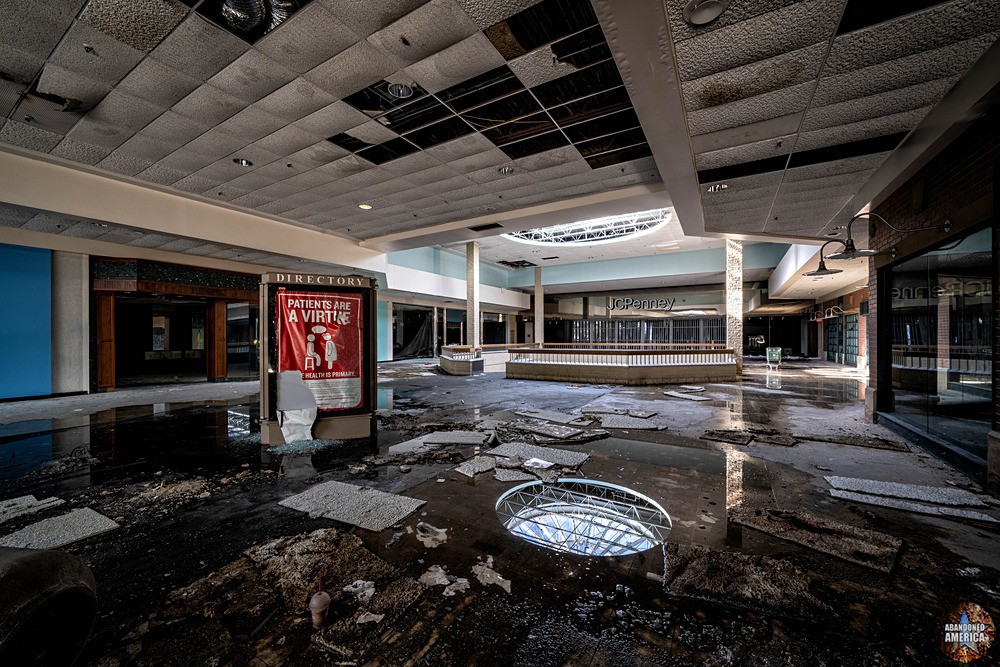 Dead Malls photo - Abandoned America