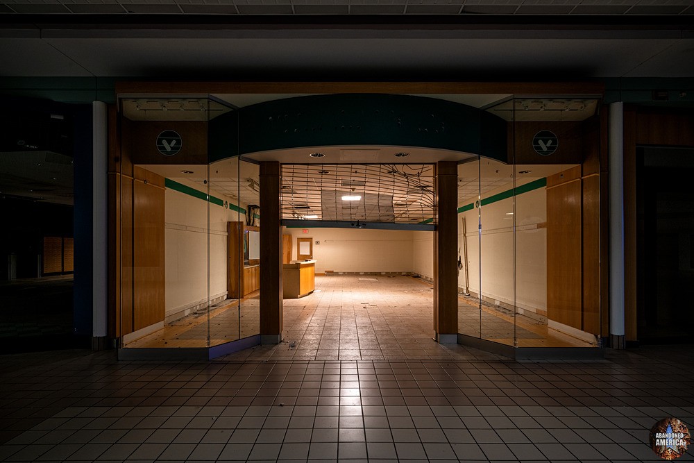 Dead Malls photo - Abandoned America