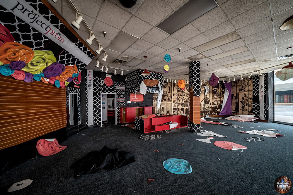 Dead Malls photo - Abandoned America