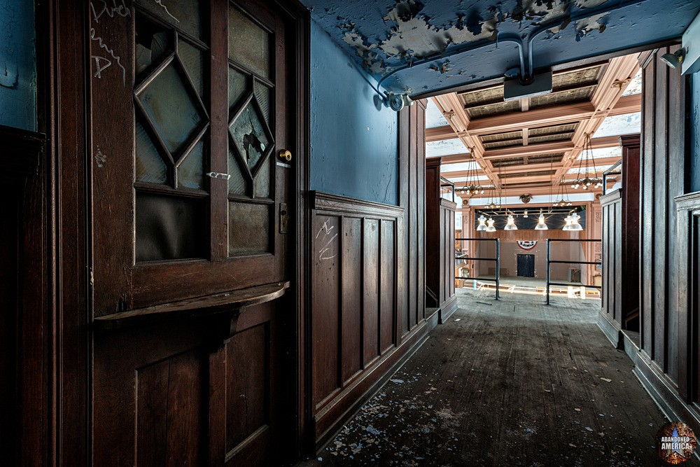 Hallway to Balcony | Blue Horizon Boxing Arena (Philadelphia, PA)