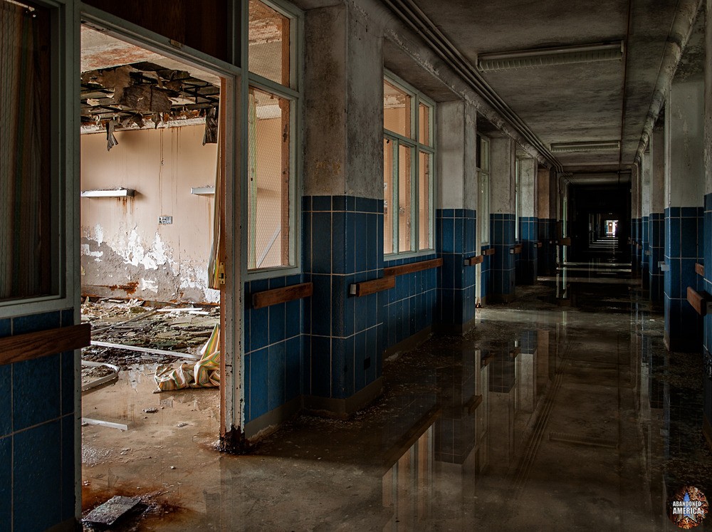 Abandoned Asylums and Institutions photo - Abandoned America